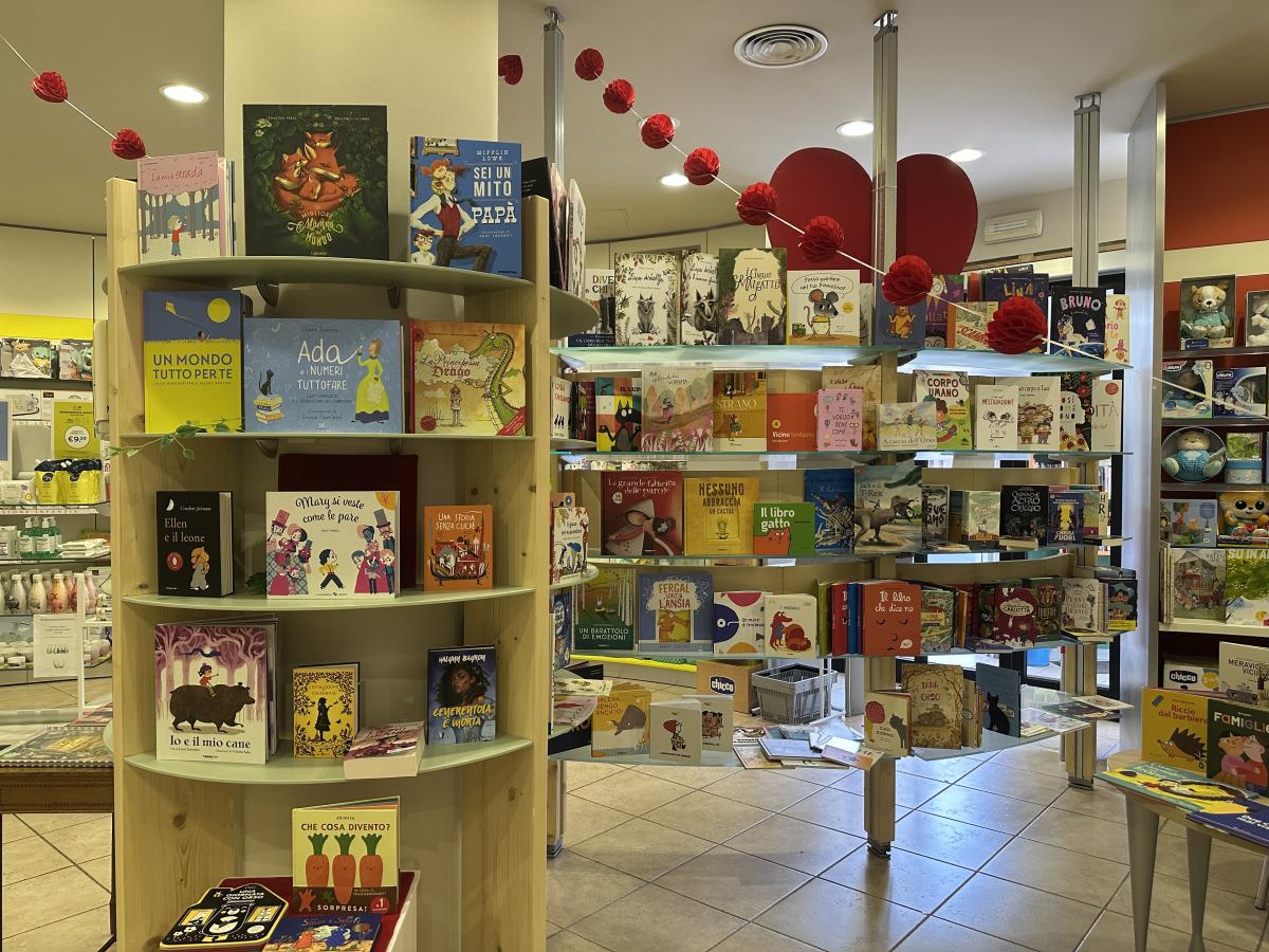 Libri in farmacia: una 'medicina' per anima e mente | Topipittori